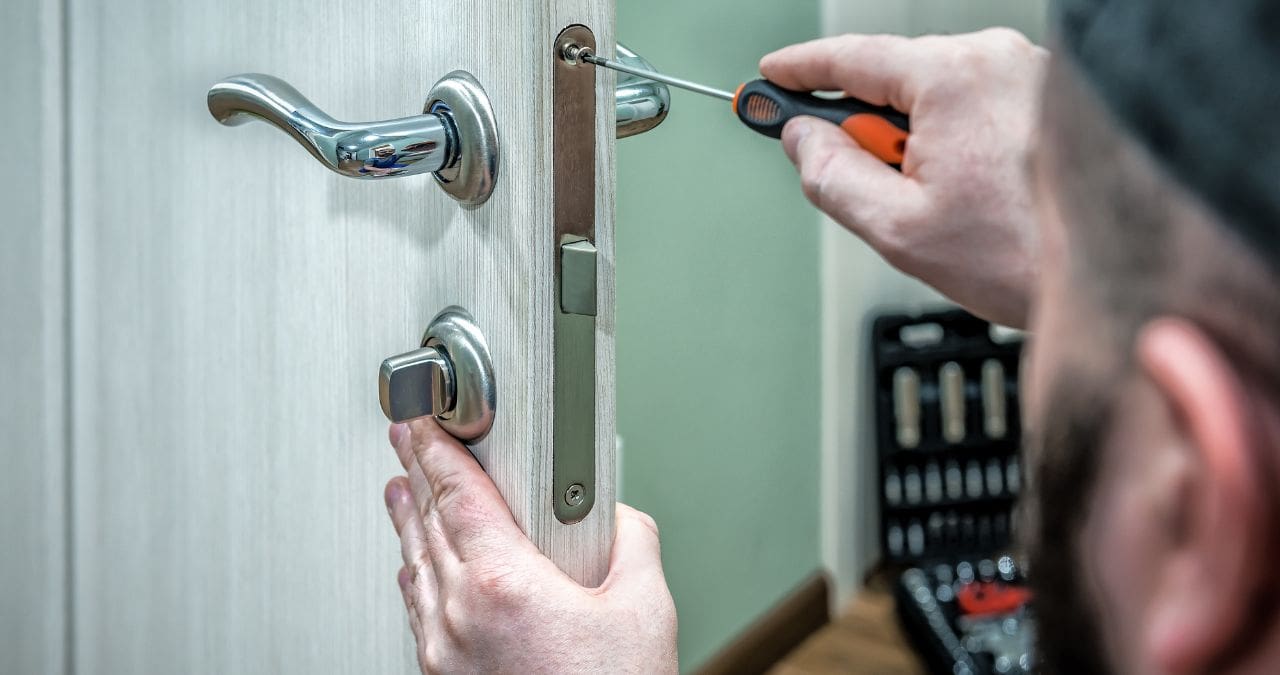 Why Choose a Professional Locksmith vs DIY Lock Solutions?